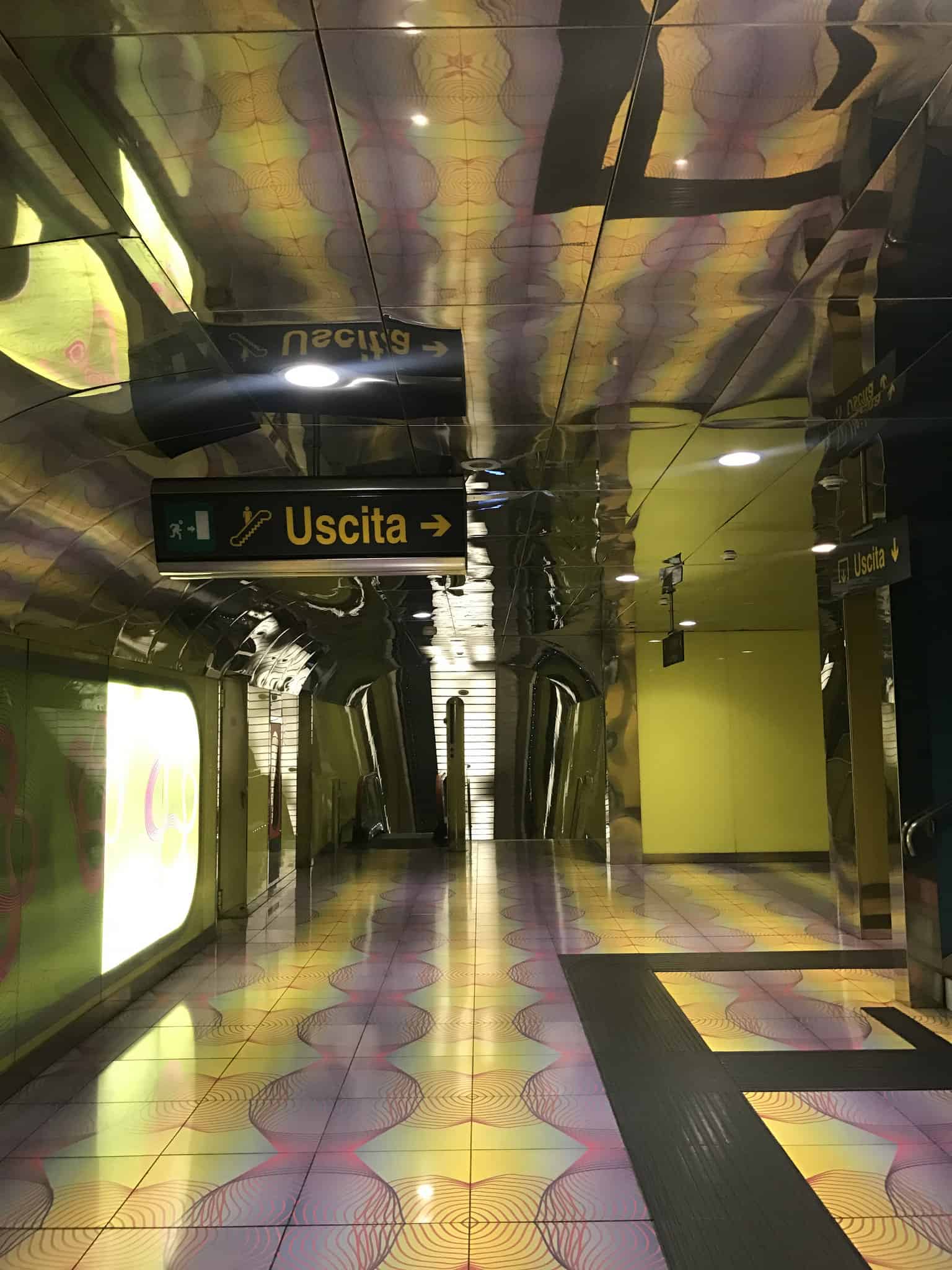 Saiba porque o metrô de Nápoles é considerado o mais bonito da Europa