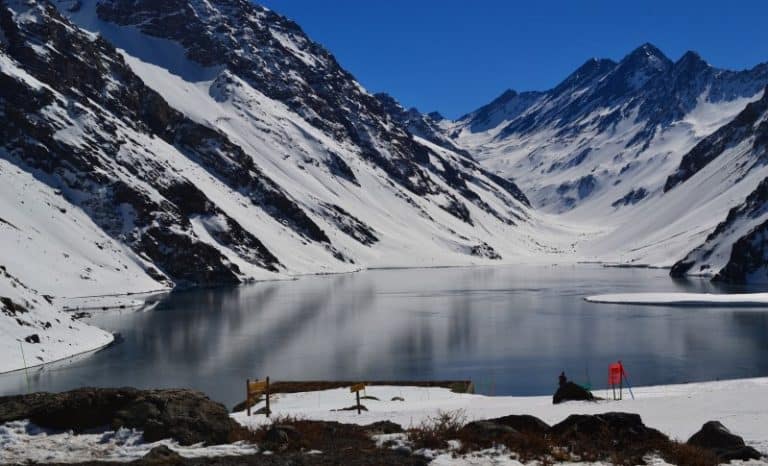 Laguna del Inca, no Chile, é um cenário lindo para conhecer no país