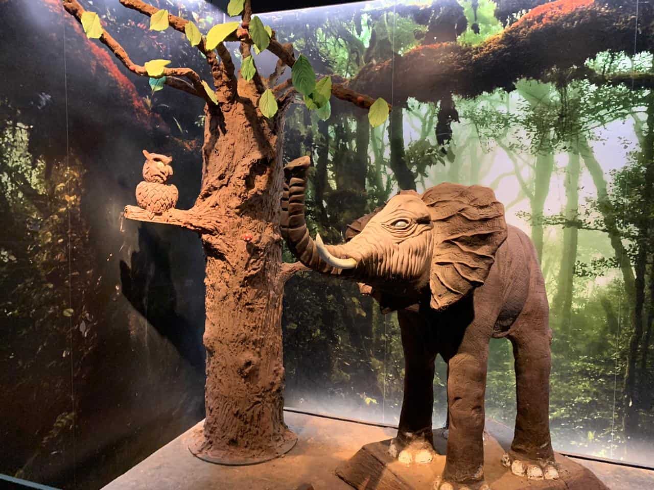 Mundo de Chocolate em Gramado tem esculturas feitas em chocolate maciço