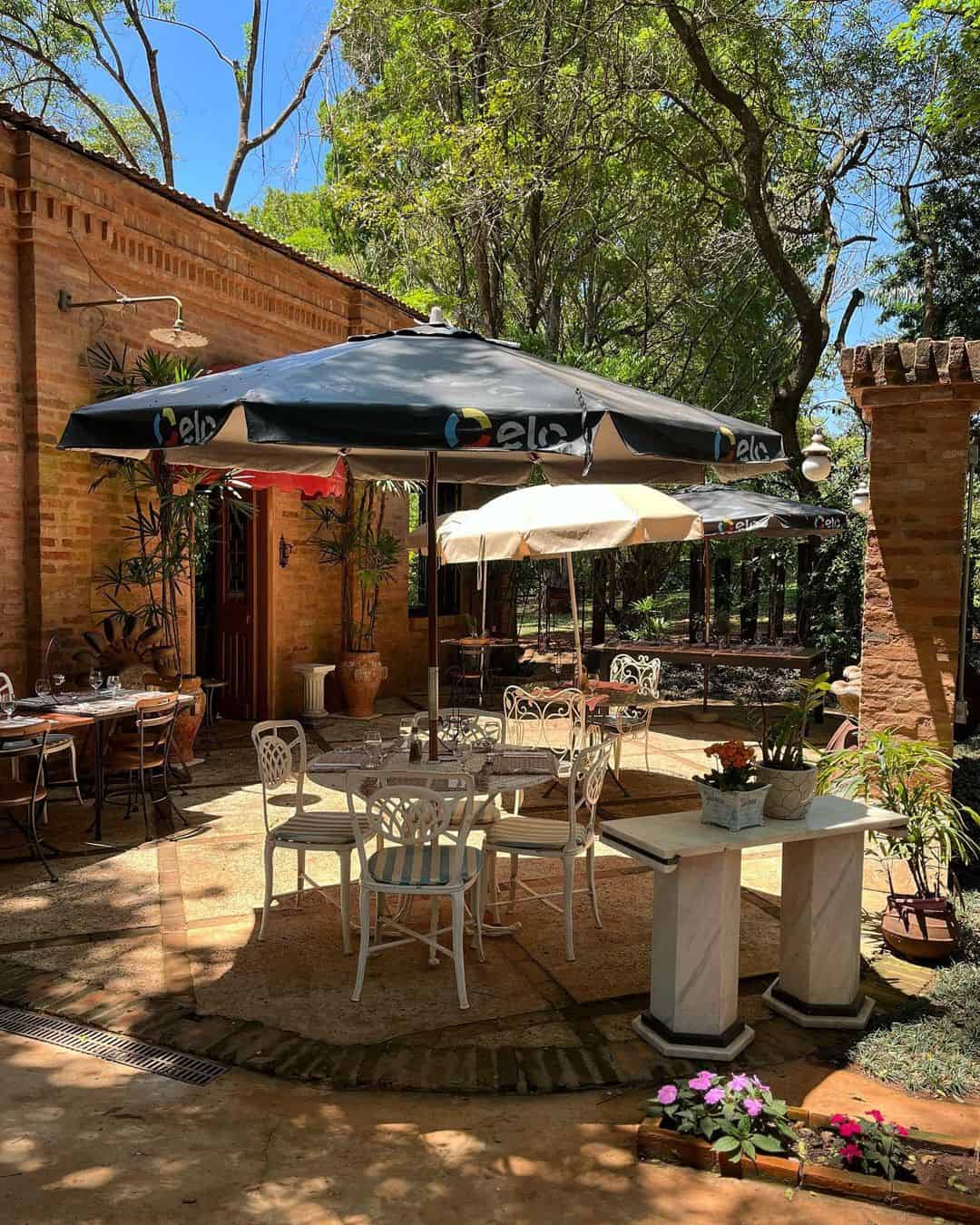 Restaurante e Antiquário Vila Del Capo: um ambiente acolhedor em meio a ...